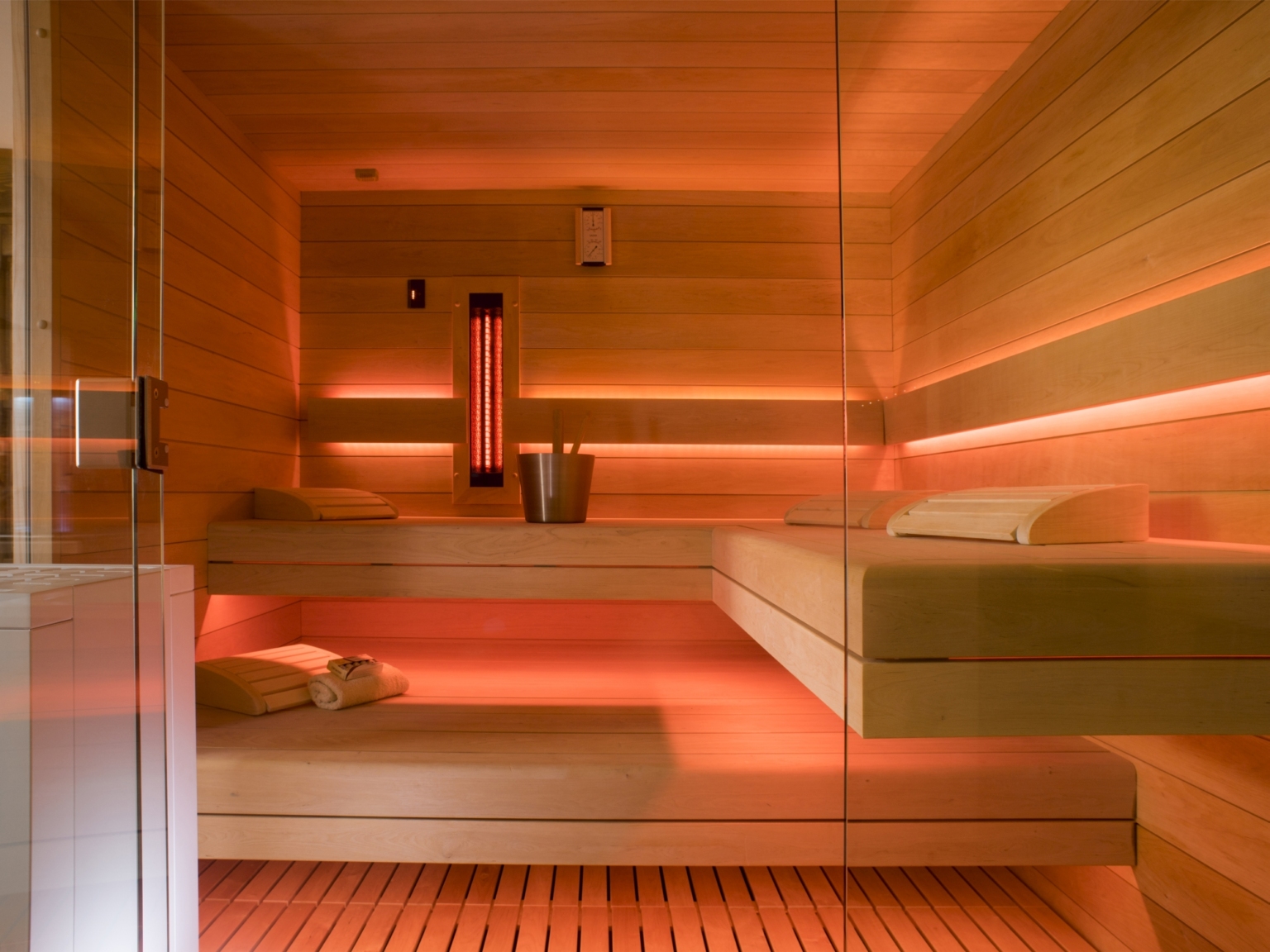 Infrared Saunas: 5 Benefits You Can’t Pass Up — Auroom Wellness
